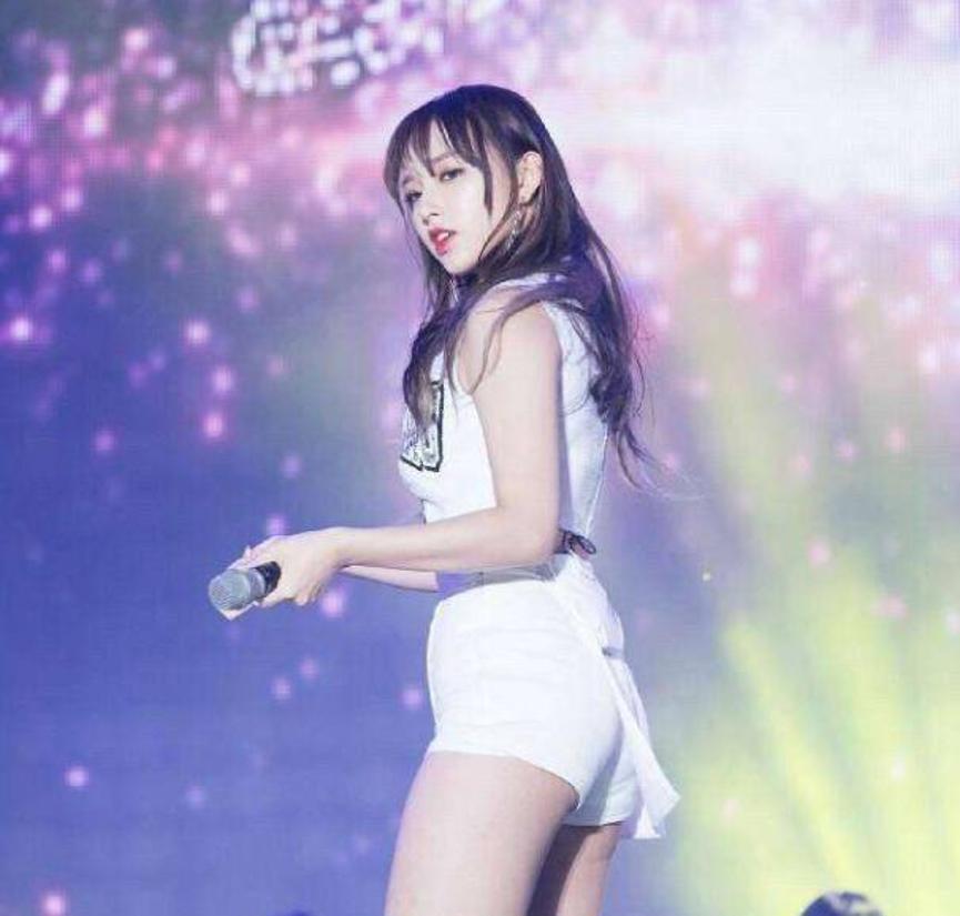 There is a kind of beauty called Cheng Xiao's swimsuit photos, netizens ...