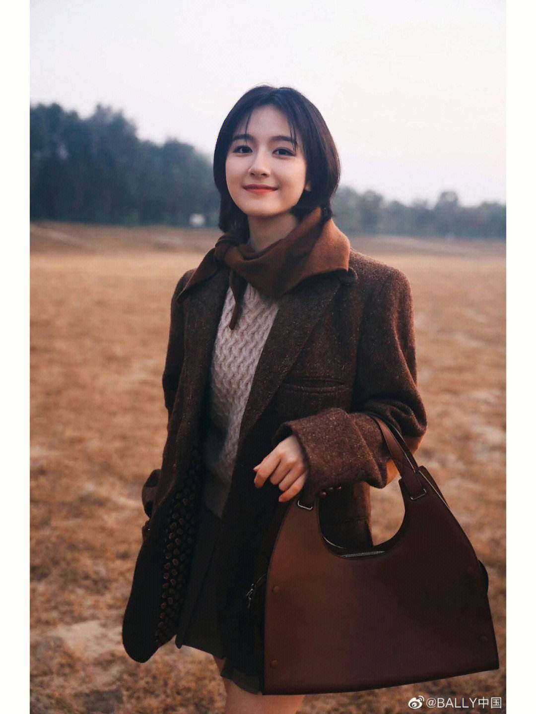 Actress clothing - Li Randi - iNEWS