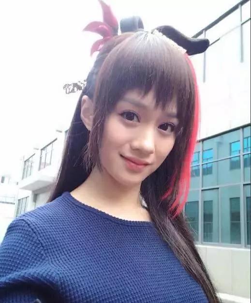 Like flowers and jade, pure and beautiful Lu Yanqi - iNEWS