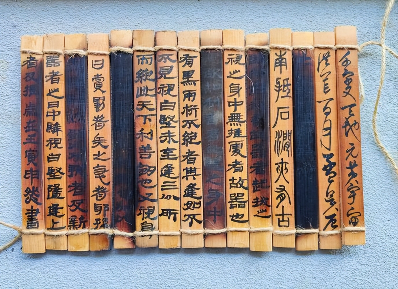 Comparison of Calligraphy on Bamboo Slips and Slips of Eastern Zhou ...