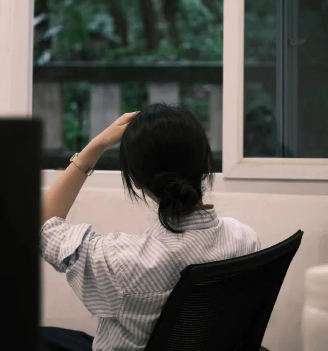 Those amazing slogans: Please work hard for yourself - iNEWS