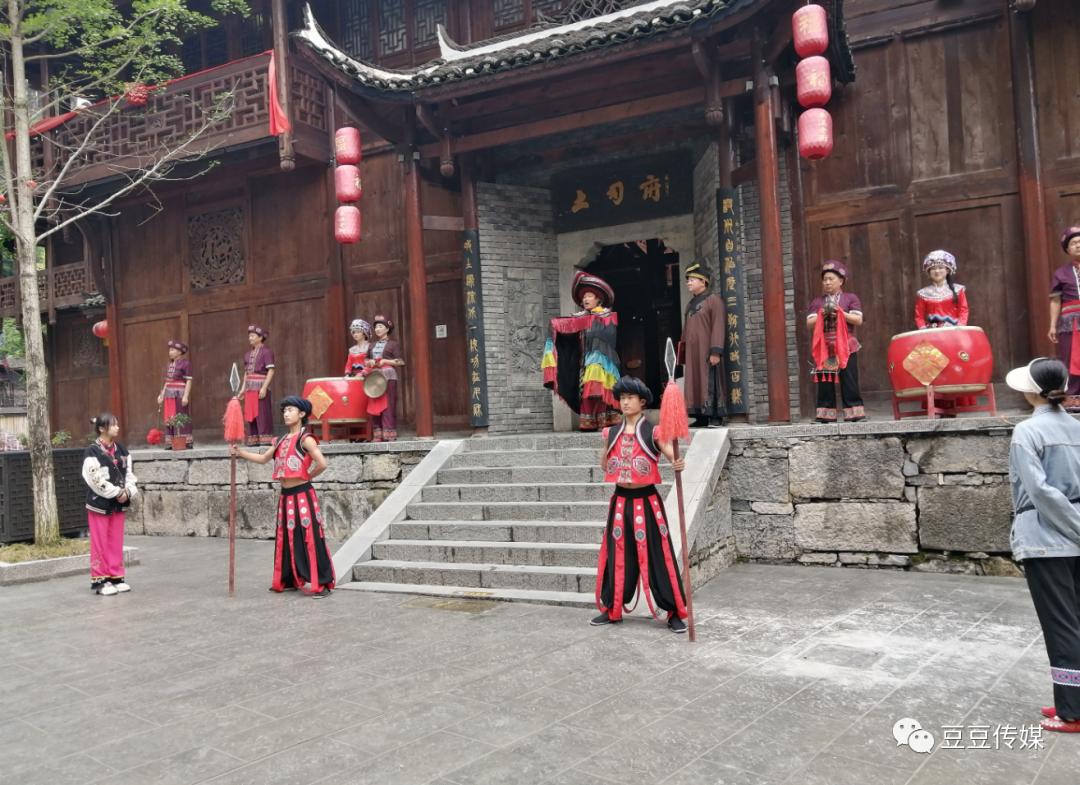 Tour of the Yangtze River (Part 1): Chexi Folklore Area, Three Gorges ...