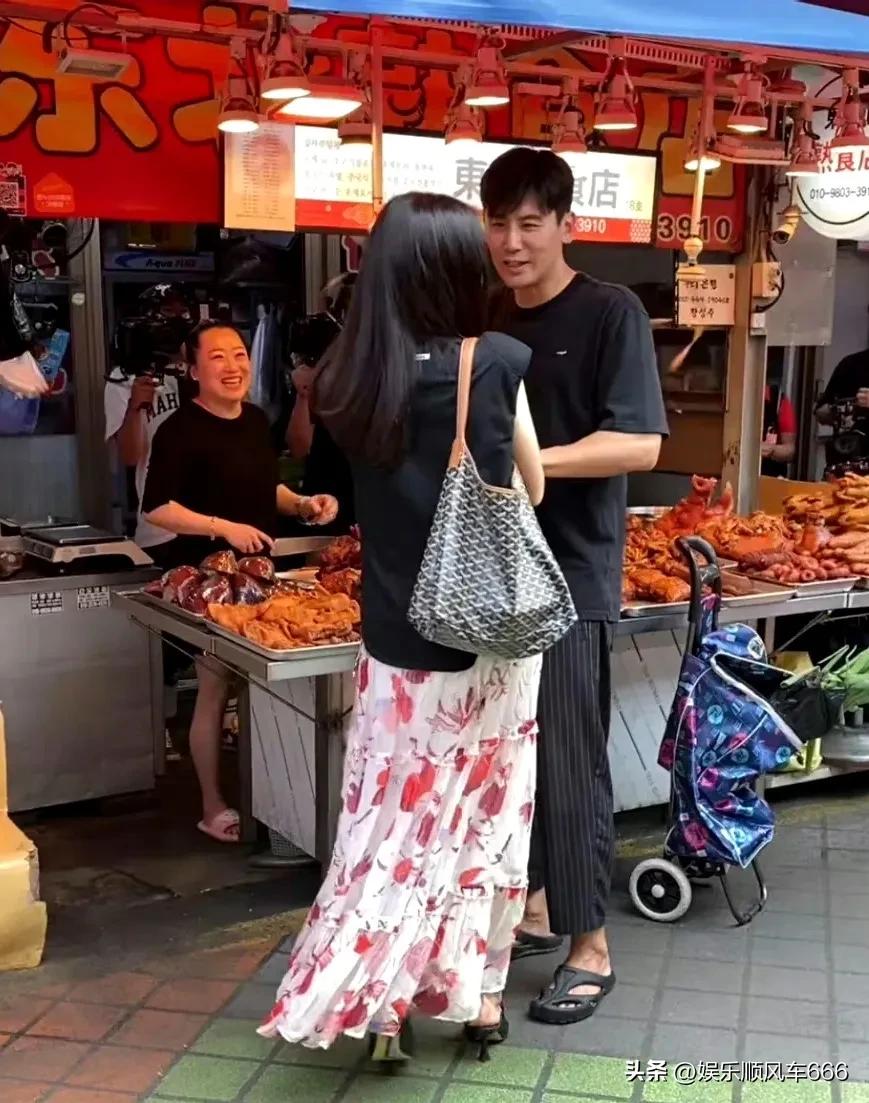 Yu Xiaoguang and Choo Ja Hyun go out holding hands, the interaction is ...