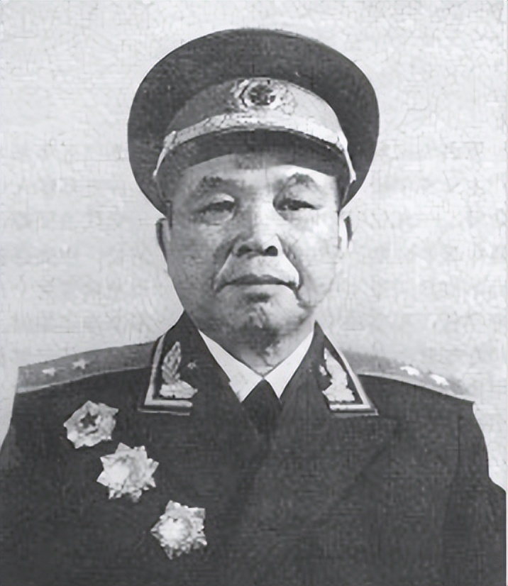 The founding lieutenant general returned to his hometown in honor, saw ...