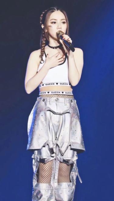 I am a fan of singer Deng Ziqi, who is Deng Ziqi's boyfriend? - iNEWS