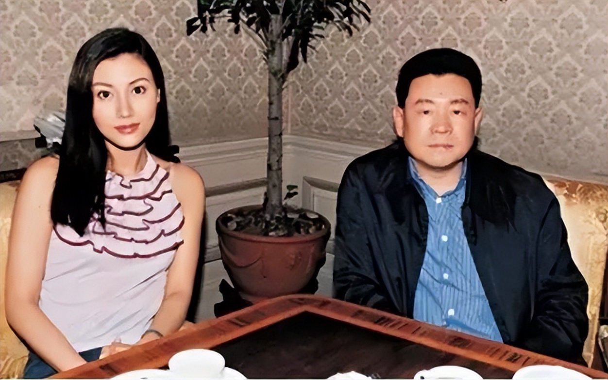 There is a kind of amazing girlfriend named Liu Luanxiong, one is more beautiful than the other ...