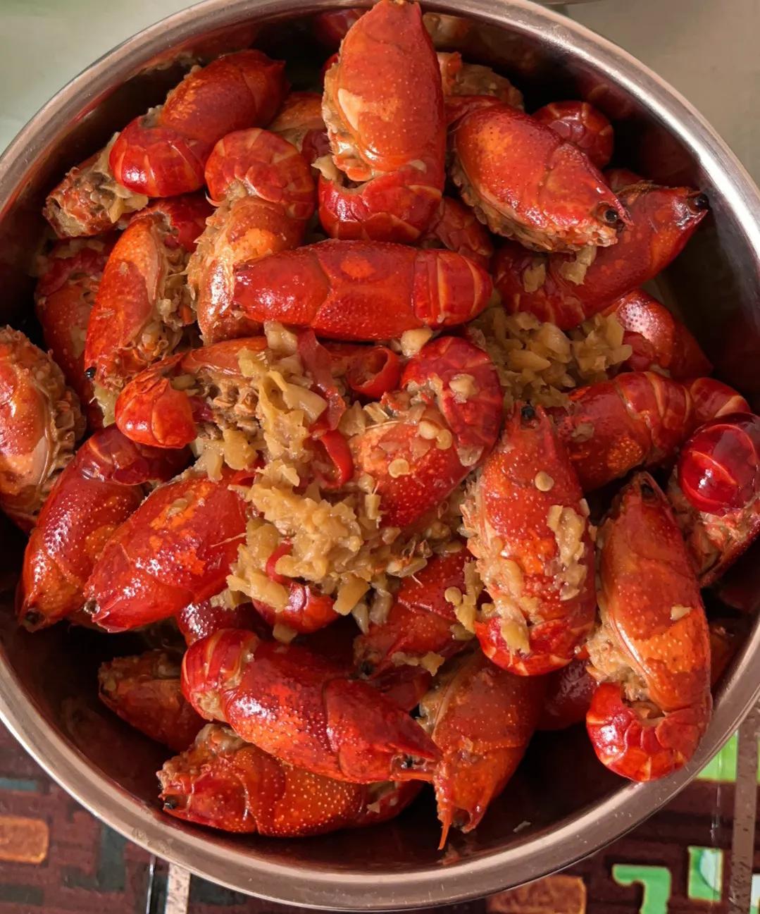 This is my first time making crayfish, I have no experience, just cook ...