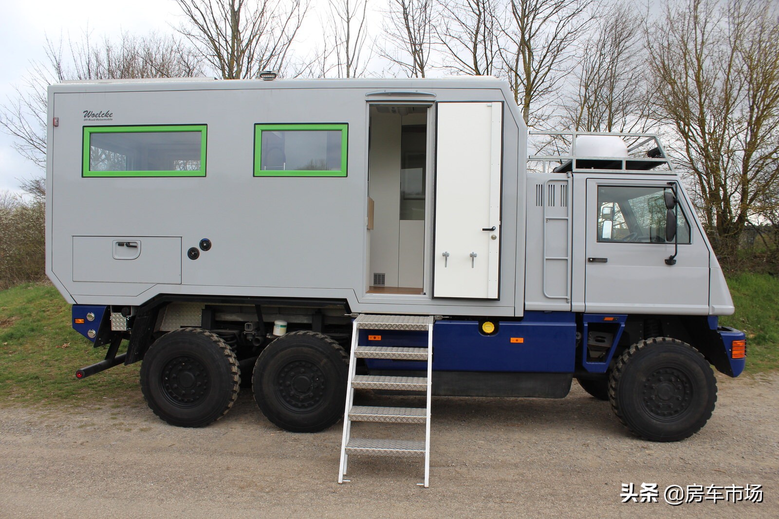 Duro6x6 off-road RV, formerly a military armored vehicle, has a strong ...