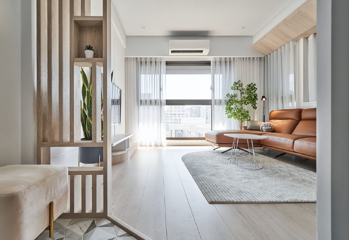 Entrance + guest dining kitchen integrated design, 89 square meters ...