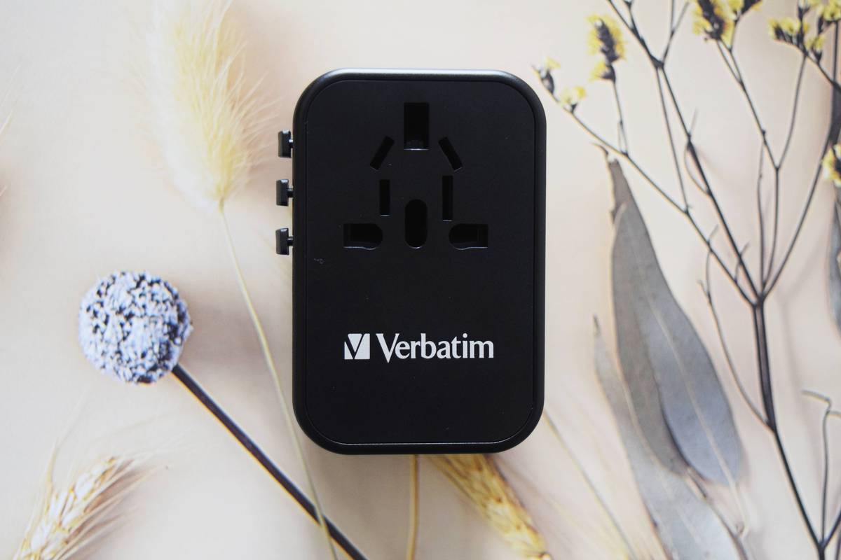 Verbatim 65W travel conversion fast charging plug provides high-power ...