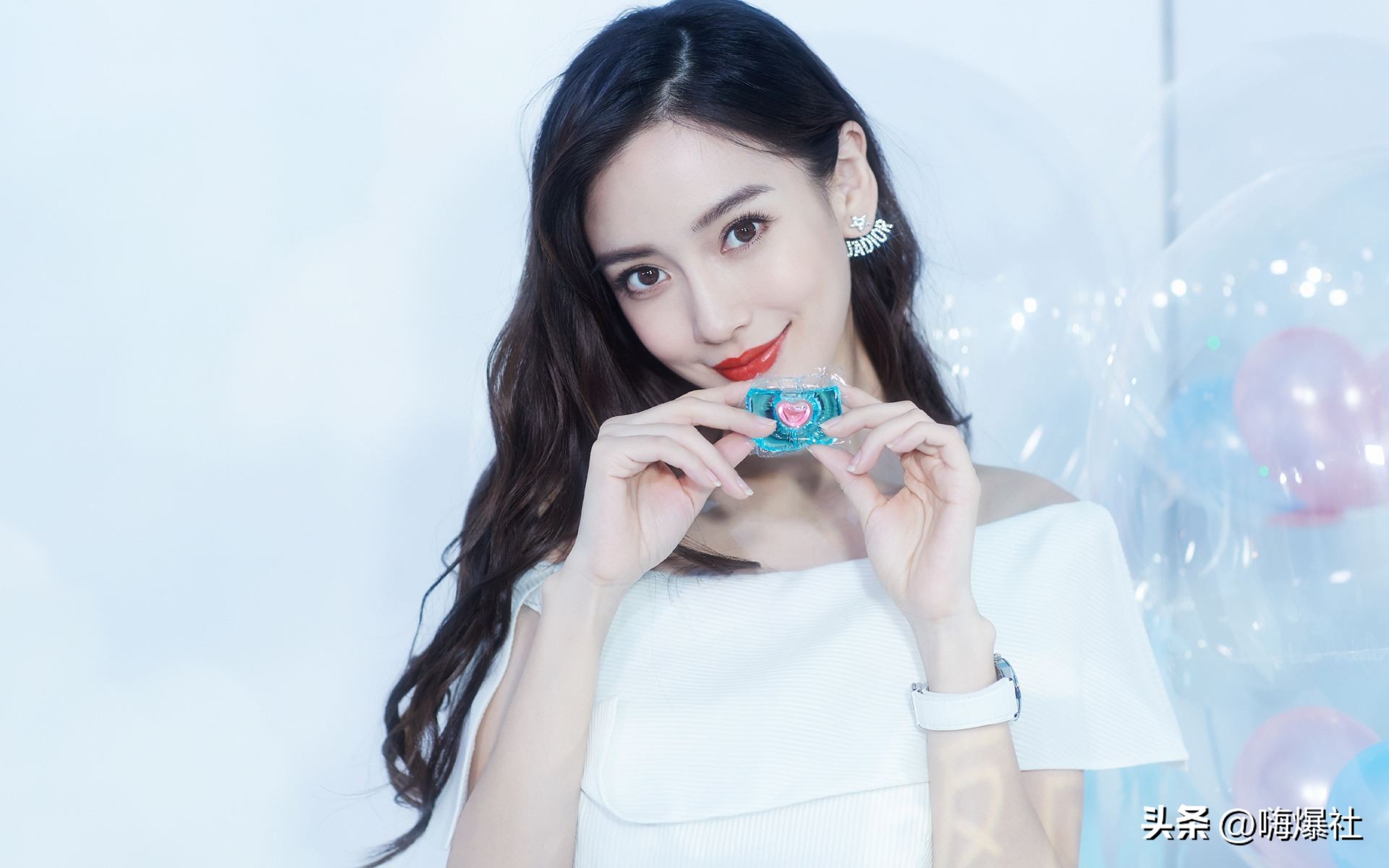 Angelababy caused controversy. In addition to being photographed ...