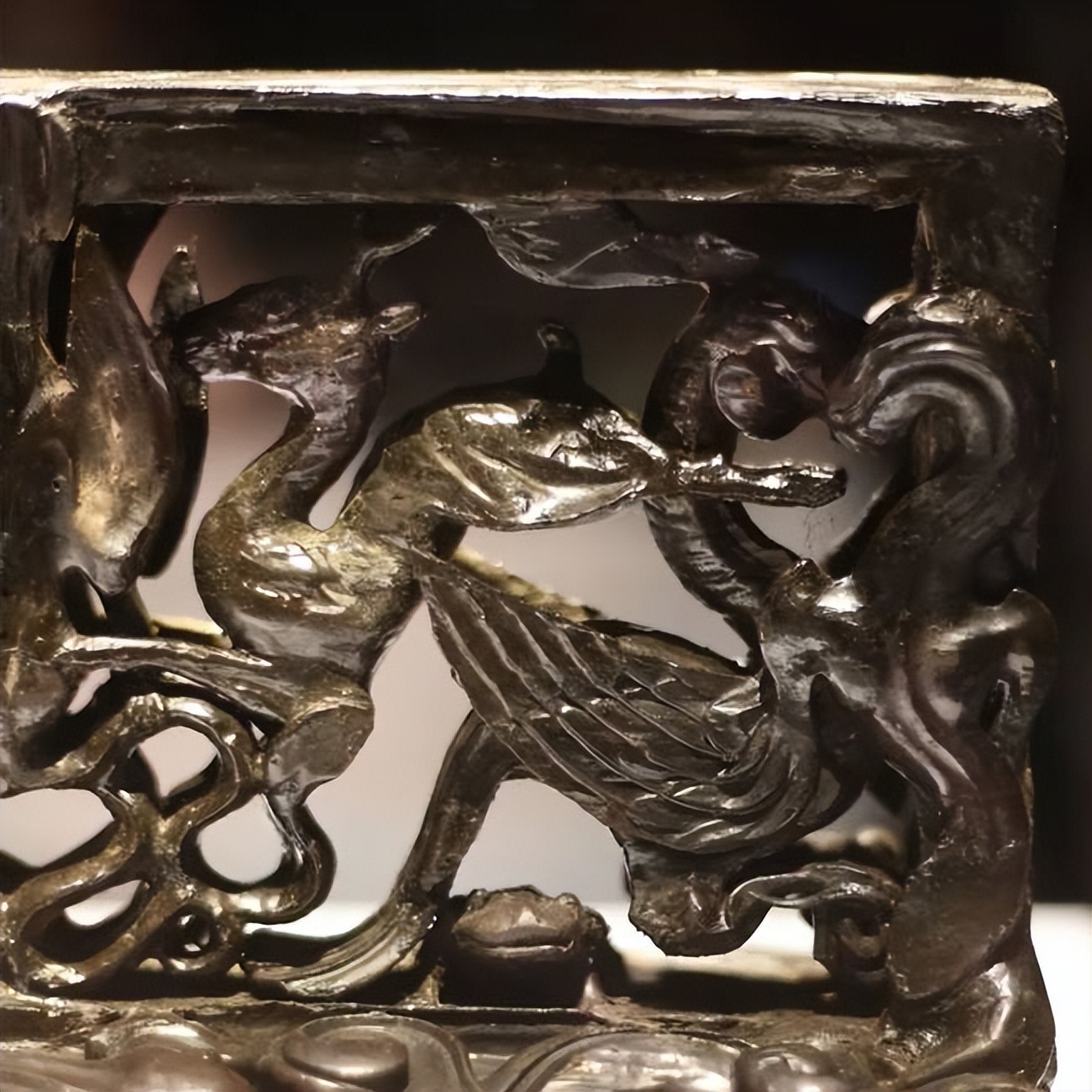 Discuss the design principles and skills of the phoenix and bird ...