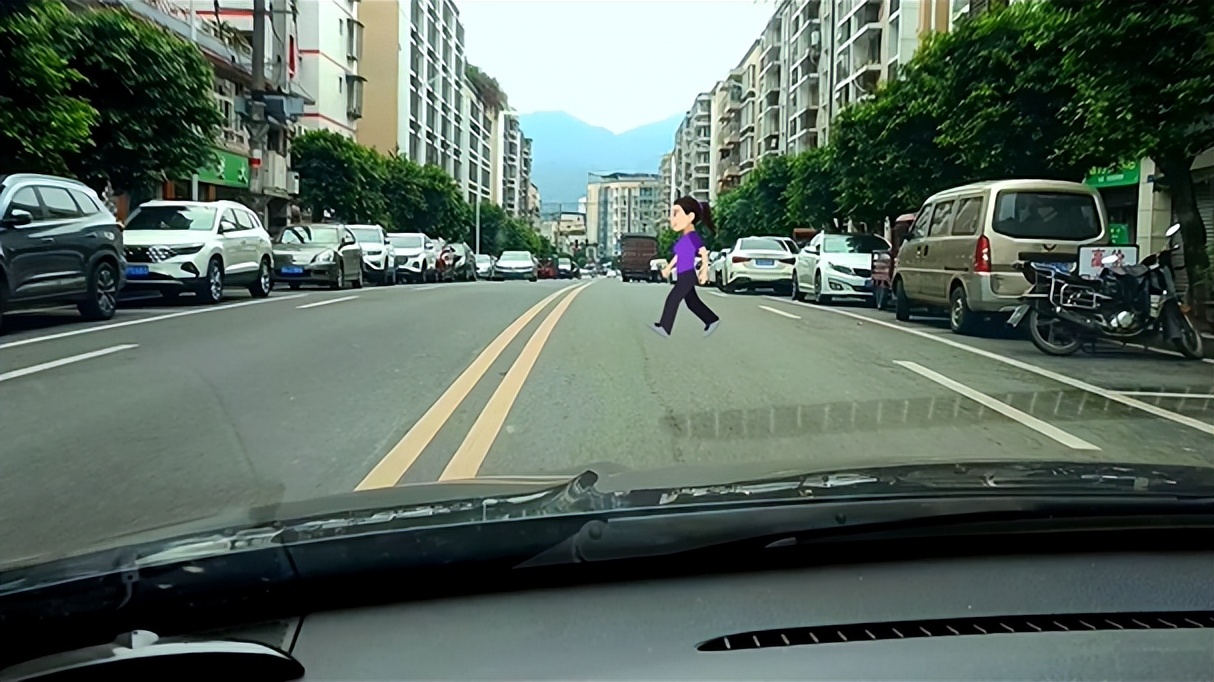 The driving scene that is easy to misjudge when following the car, the ...
