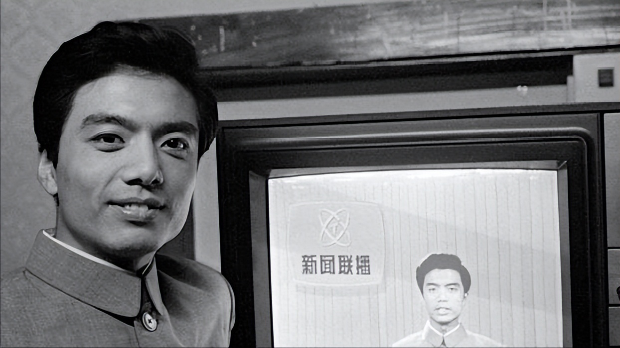 He used to be "the most handsome host of CCTV", but he set up a street ...