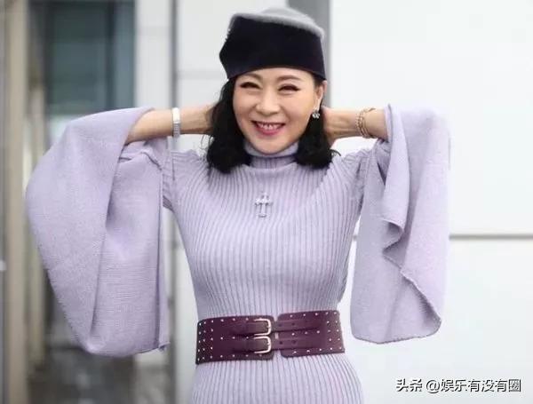 With the role of "Huang Rong", she became popular at the age of 55, and ...