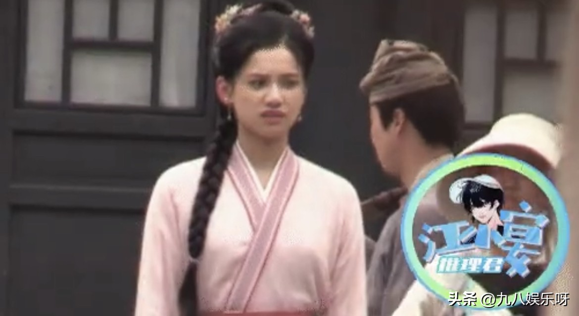 Zhang Jingyi's costume is Reuters, Fu Huadao exposes her shortcomings, passers-by: she doesn't ...