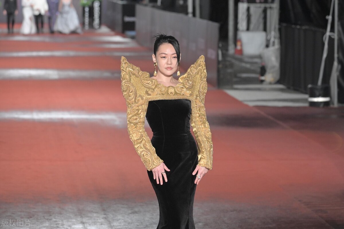 Xu Xidi made her debut - iNEWS