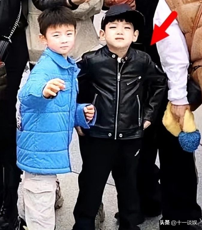 Jiang Chao took a photo of Chen Yanxi's son's face, and the little star ...