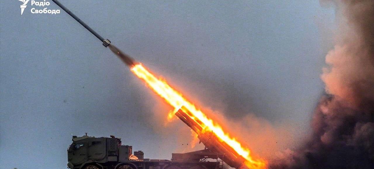 The Russian army was crazy, and the giant cluster bomb exploded a large ...