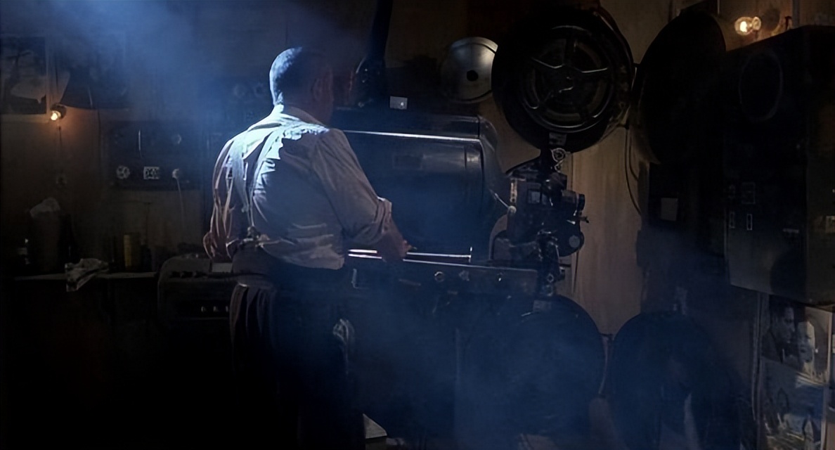 The Two-line Narrative Structure of the Movie "Paradise Cinema" - iMedia