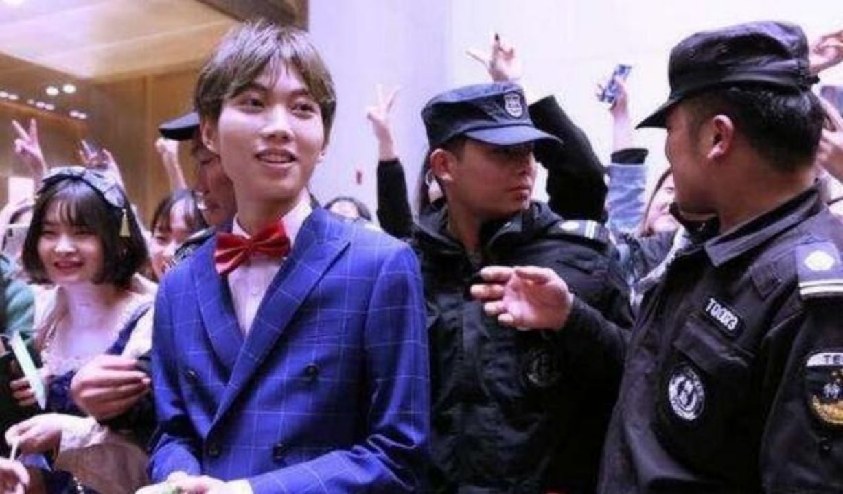 Yixiu turned over the audience after the Guying method flowed the ball ...