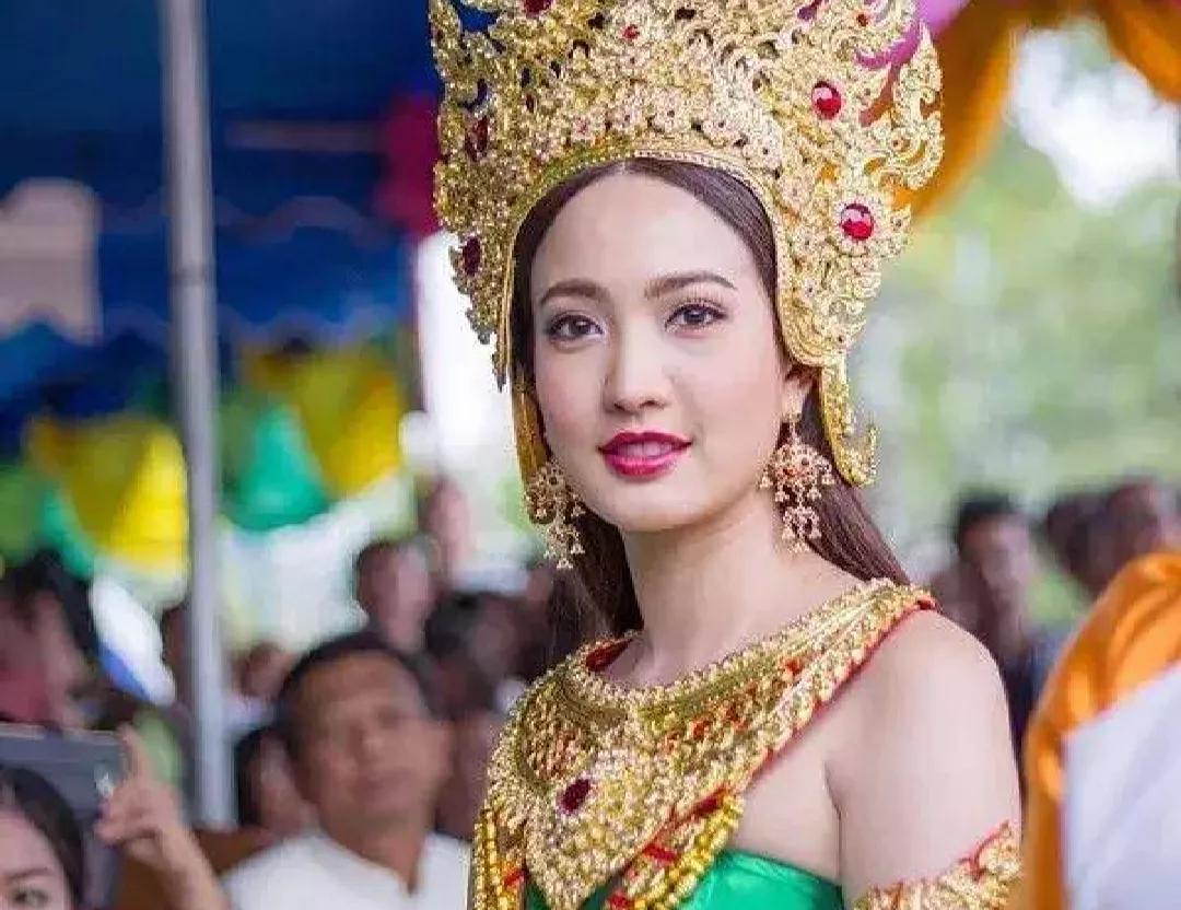 The smallest country in the Middle East, will show you a real Bahrain ...