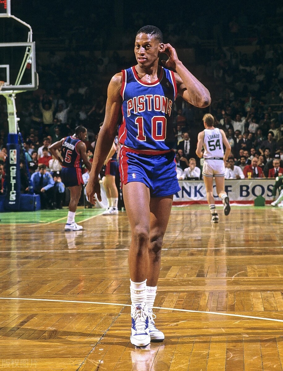 Rebounding leader Dennis Rodman grabs the fewest rebounds per game per ...