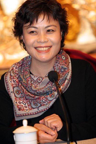 Talk about four influential female writers in contemporary China and ...