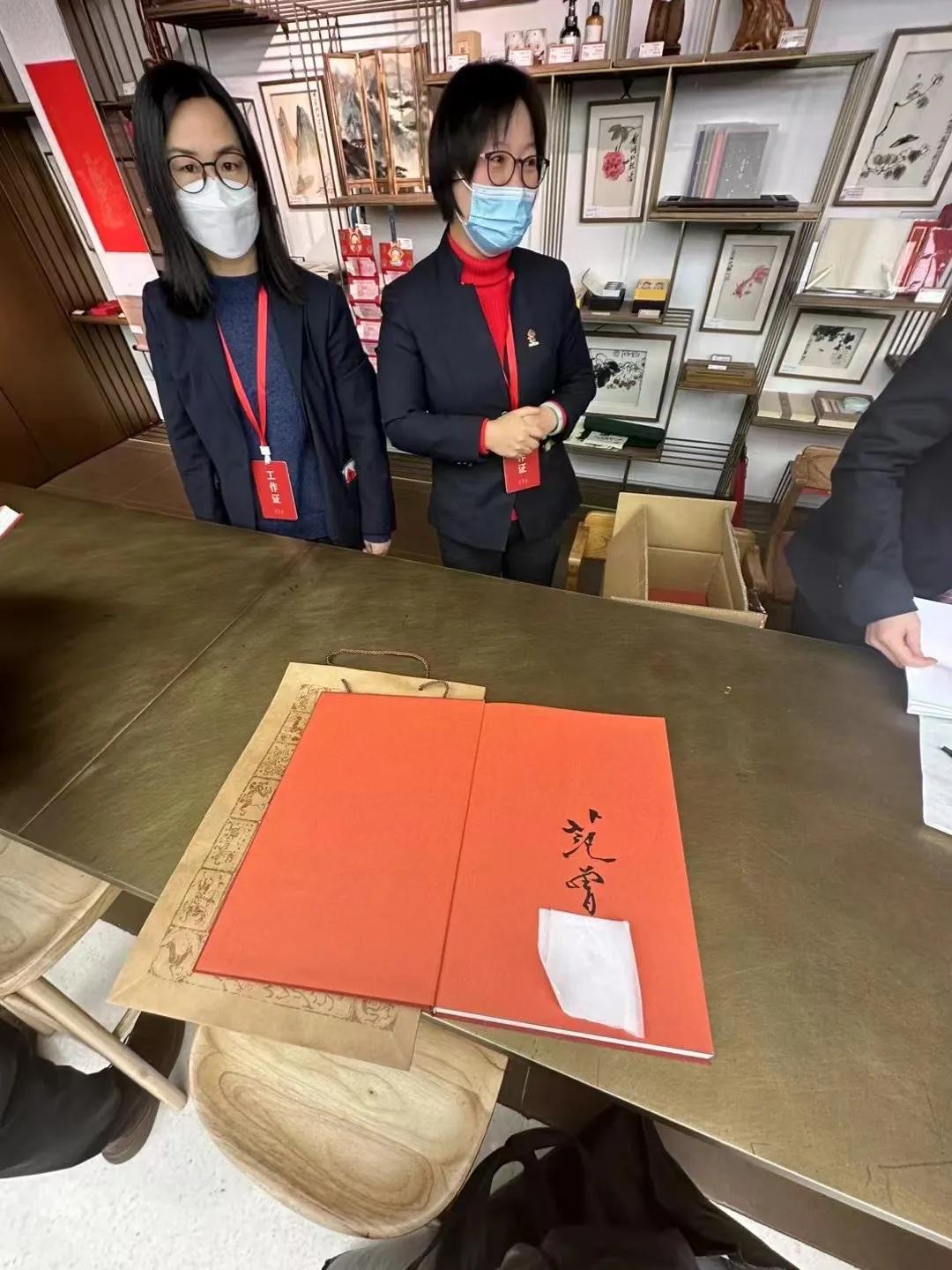 Ren Hong Painting and Calligraphy Art - iNEWS