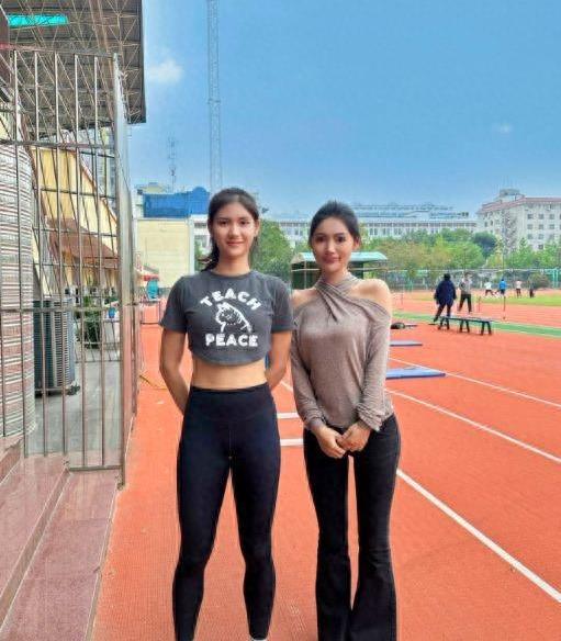 Original Xia Sining was accidentally encountered while running. She has ...