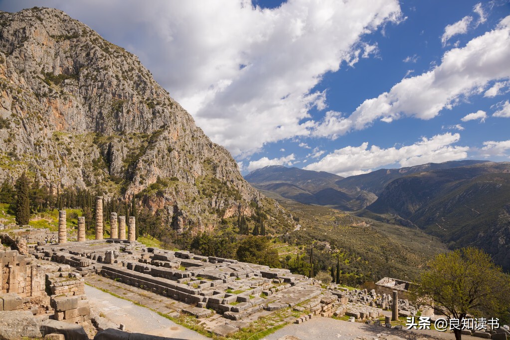 The three mottos on the stone pillars of the Delphi Temple in Greece ...