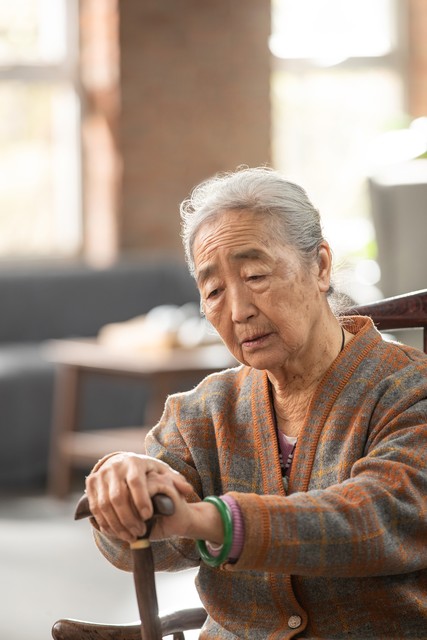What are older people's greatest fears? Explore psychological ...
