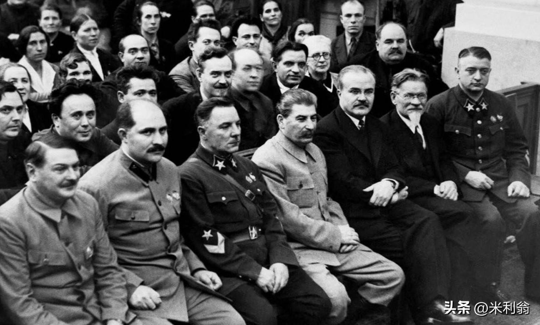 The Soviet Army was defeated in Warsaw, and Stalin will take the blame ...