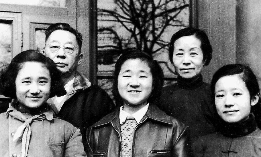 Lao She and his secretary lived together for 7 years, but his elopement ...