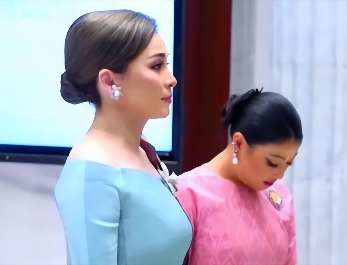 Sutida is happy to take the accompanying shots alone, Sinina appears in a low-key public welfare ...