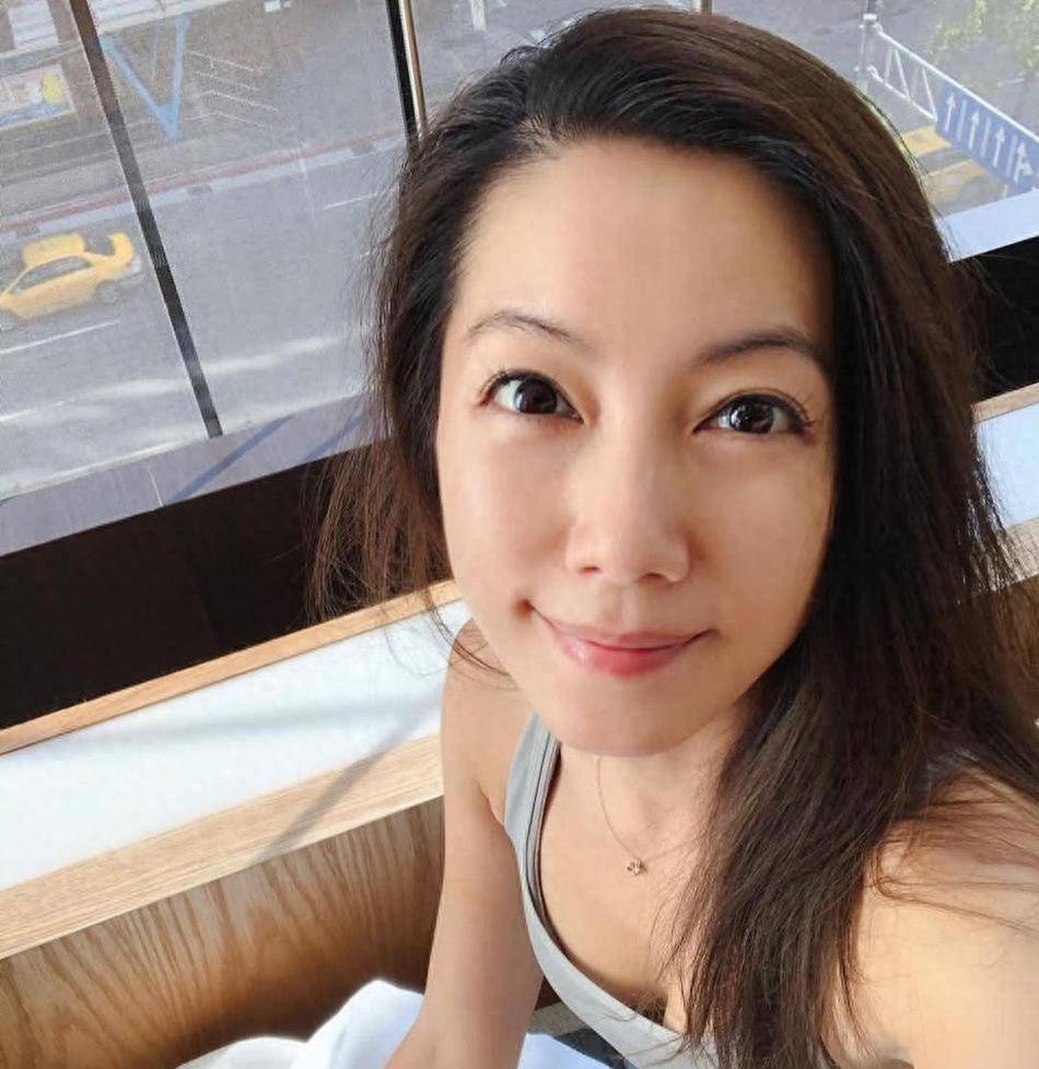 The number one "queen" in the entertainment industry, no one dares to marry her at the age of 45 ...