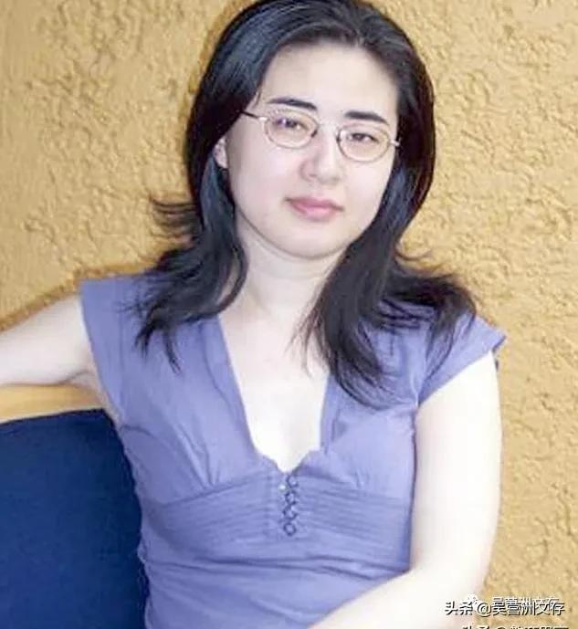 "Jin Ping Mei" by Qiu Shui Tang - iNEWS