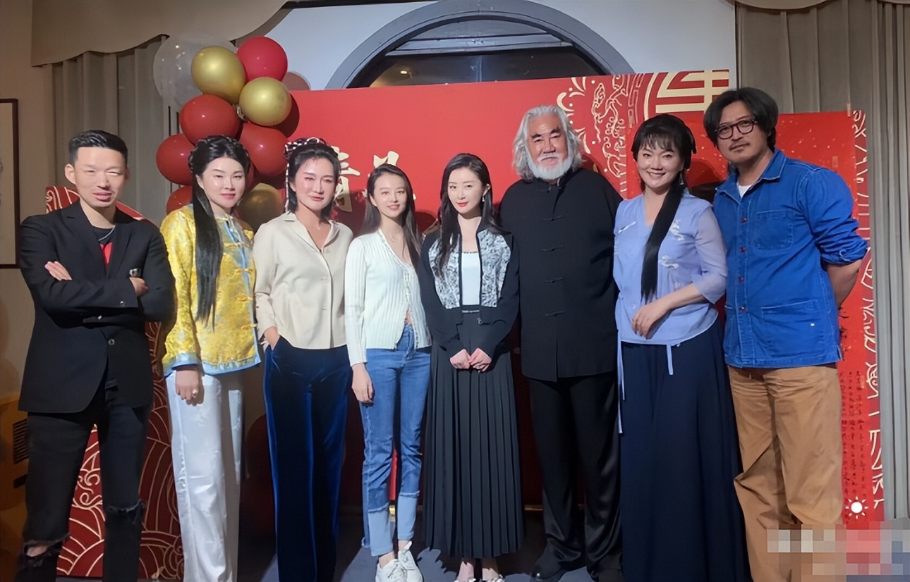 Zhang Jizhong's 72nd birthday party was exposed, Du Xinglin played "Huang Rong" to please, Xiao ...