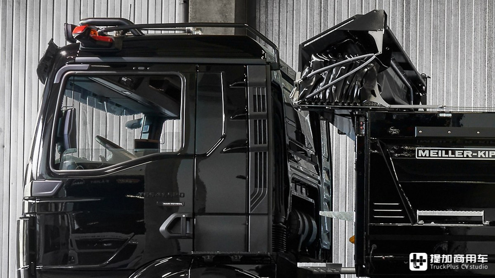 Whole body blackened!MAN's customized TGS model is here, I have never ...