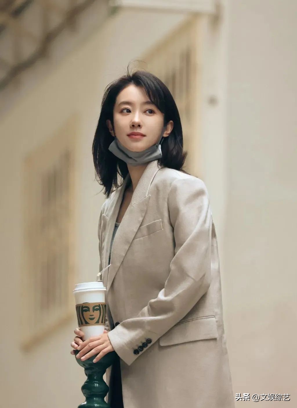 An actress with a box office of 3 billion yuan, who is a classmate with ...