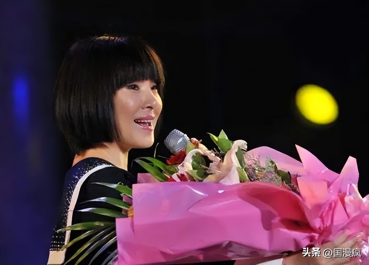 Famous singer Chen Hong: 1.2 billion assets were transferred from her ...