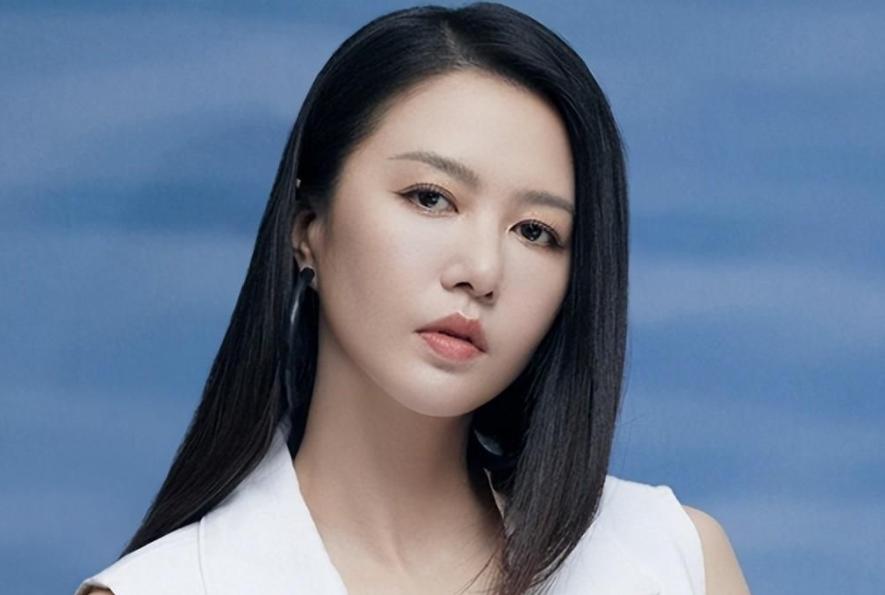 Tan Weiwei's songs are not widely sung, but judging from the awards, he ...