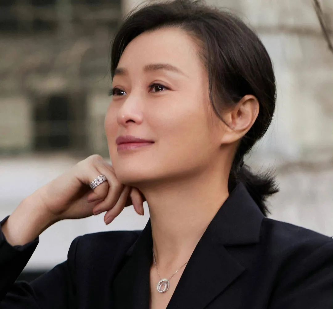 Wu Yue: Abandoned by Chen Jianbin, still unmarried and childless at 51, revealing that he has a ...