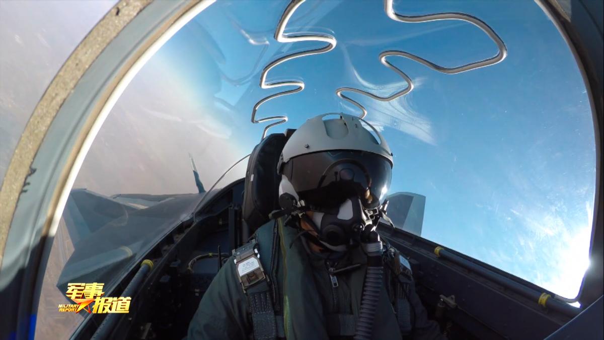 "Golden Helmet" J-20!The ace pilots are matched with the ace fighters ...