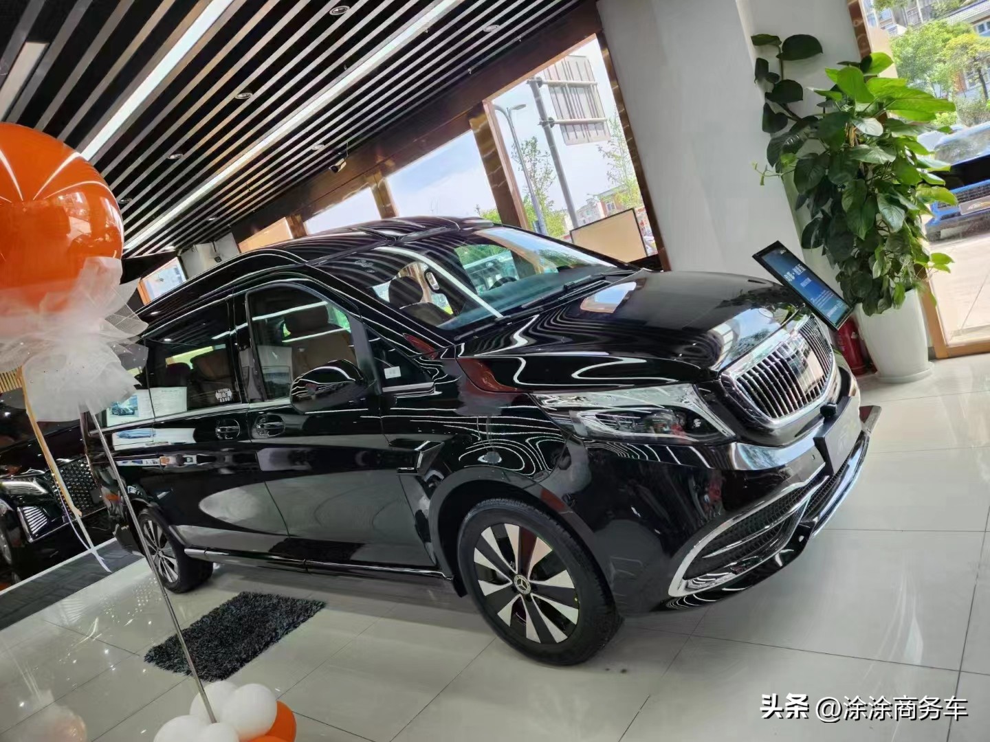 Amway a privately customized Mercedes-Benz Vito small high-roof MPV ...