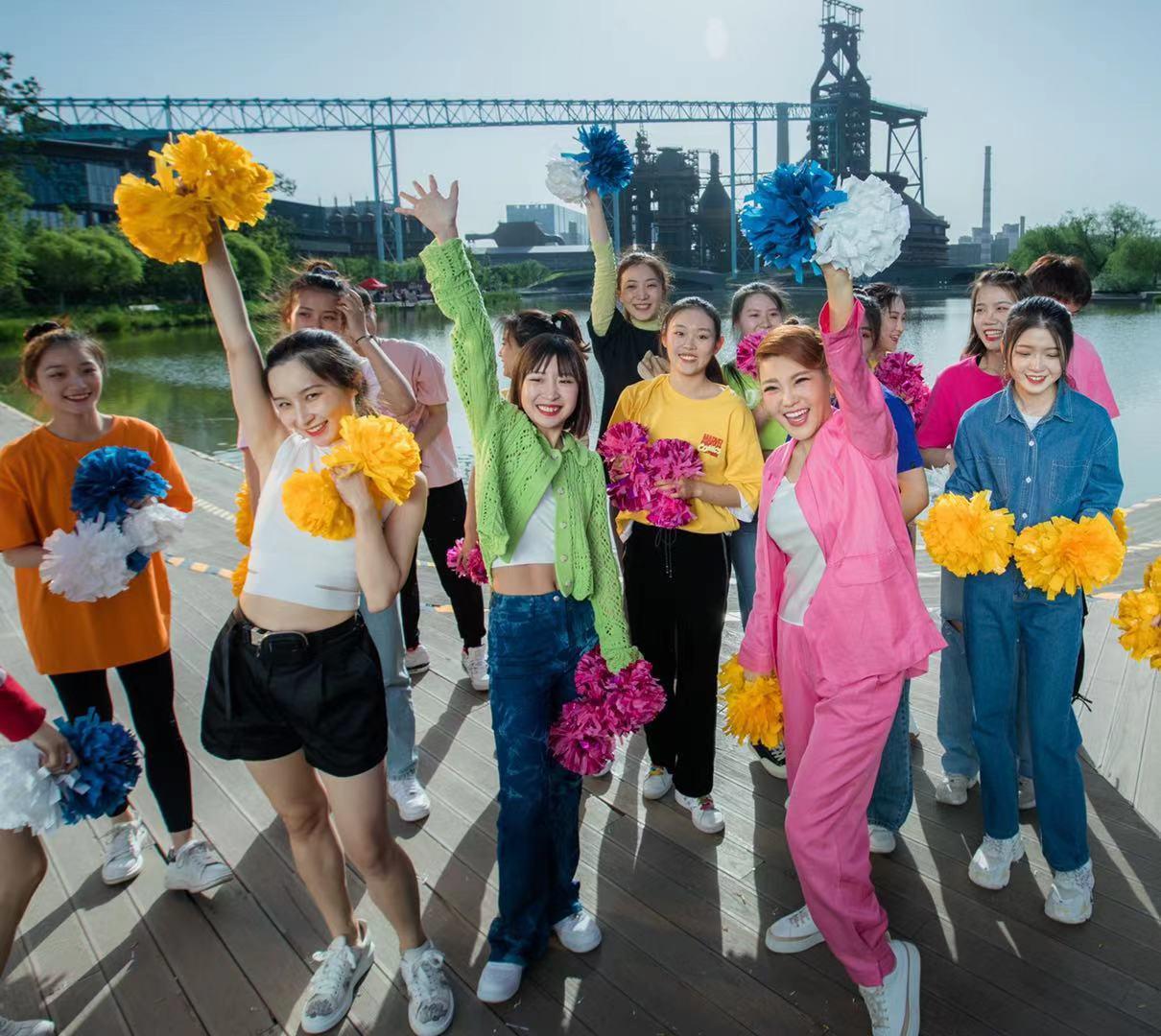 With a large number of life-like and popular works, Ulan Tuya is loved ...