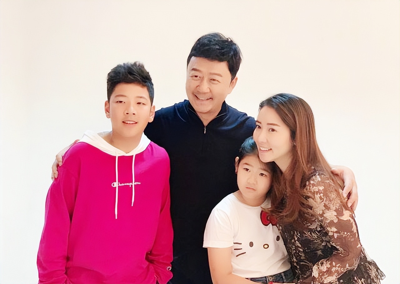 Guo Tao's son celebrates his father's birthday on the set - iNEWS