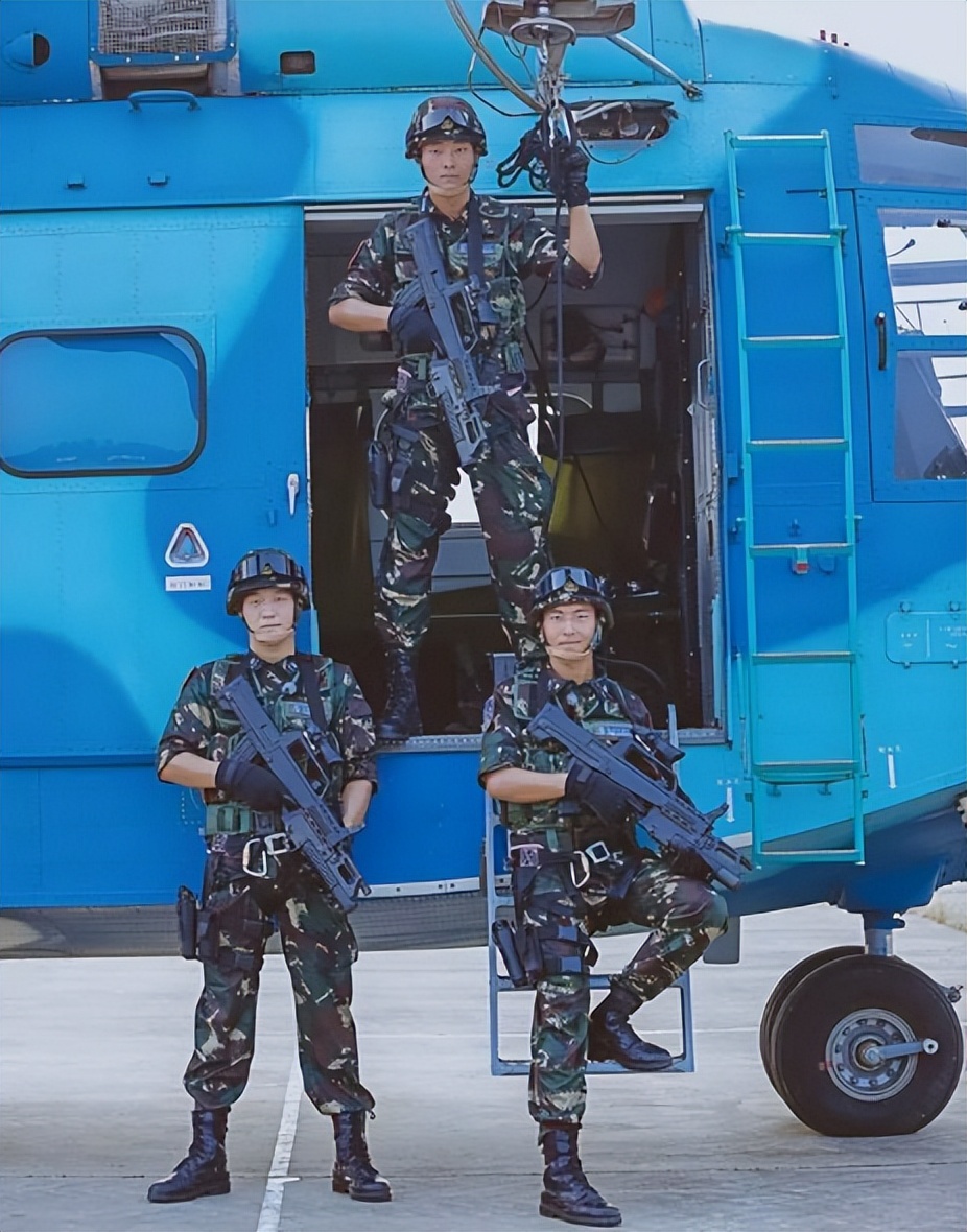 Received the Hunter Medal at the age of 25, became a captain of the Air Force at the age of 27 ...