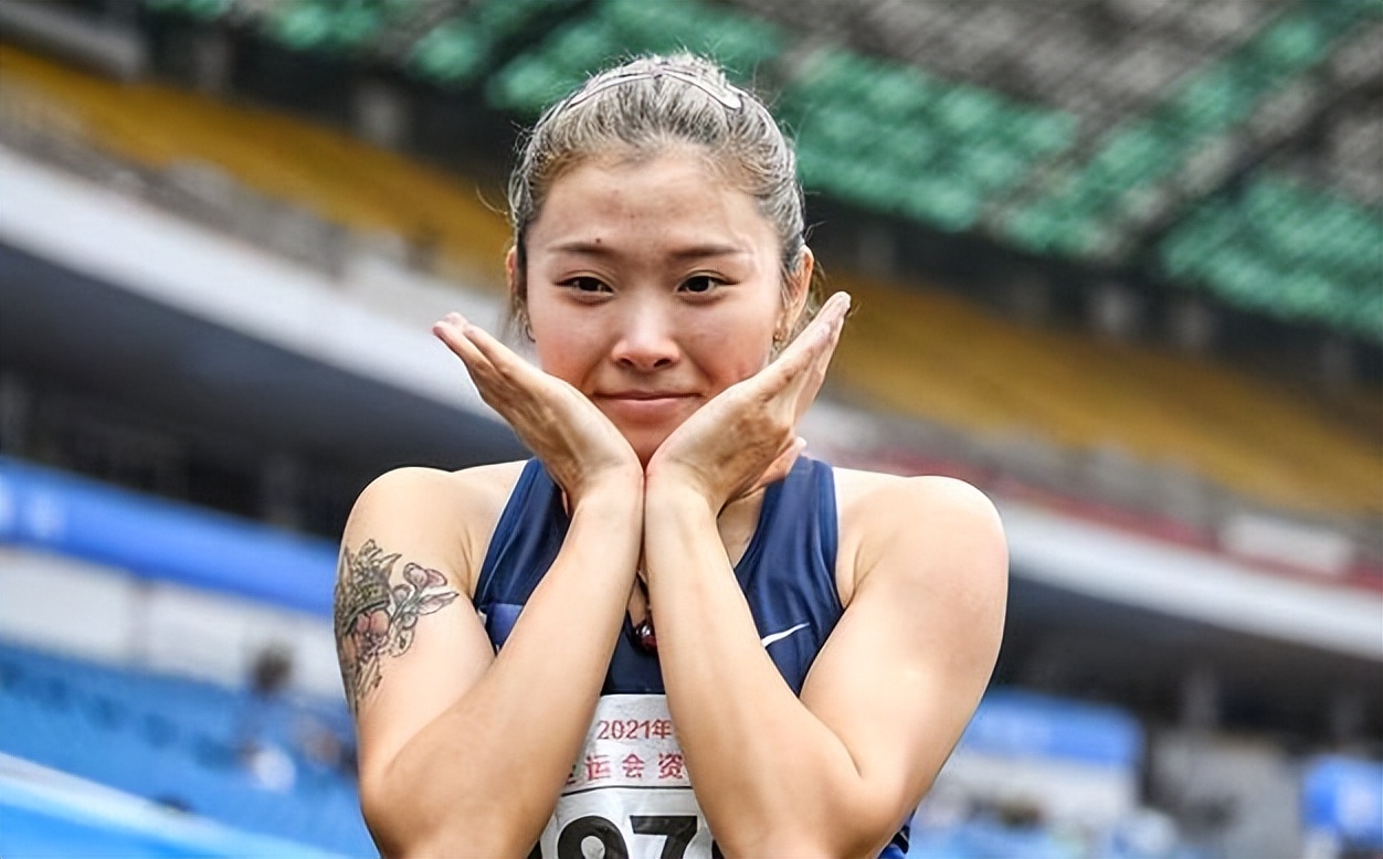 The goddess took photos of flowers on Qixi Festival, but was violently ...