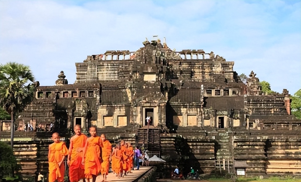 The historical background, architectural sites and influence on later ...